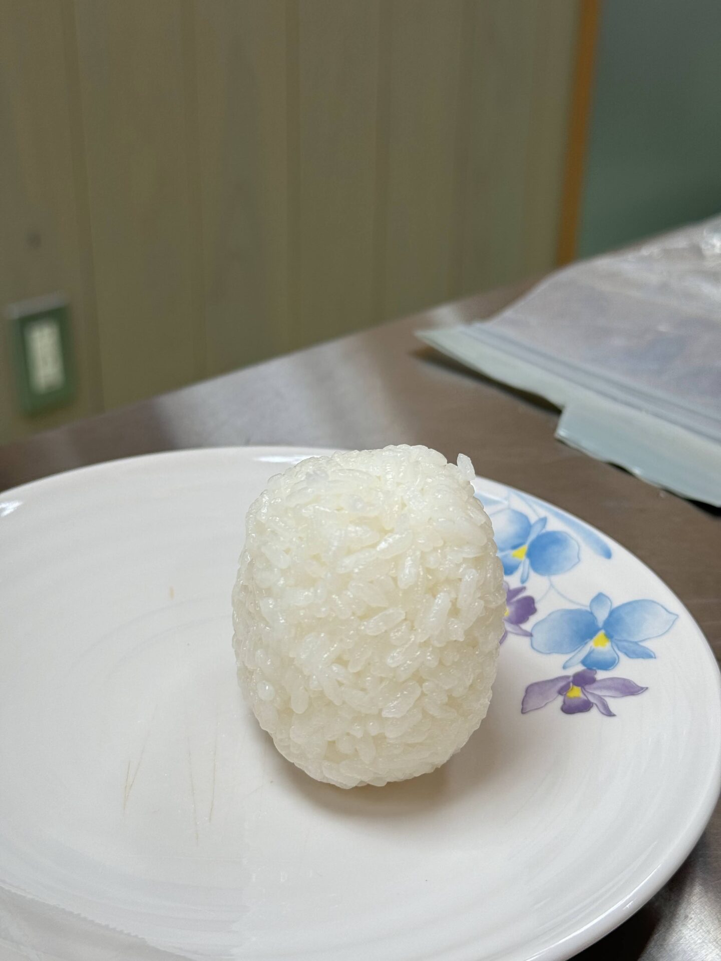 Making Sea Salt & Basic Japanese Shio Onigiri (Salted Rice Balls) at a ...